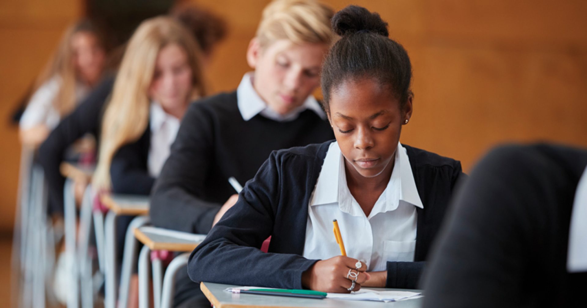 About 1,000 high-attaining poor pupils miss top GCSE grades