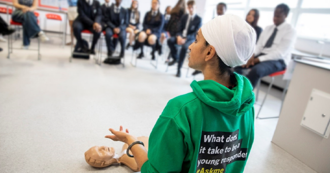 A new approach to first aid: How St John Ambulance street first aid ...
