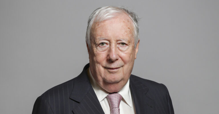 Gove's 'hero' academy trust founder switches to Labour