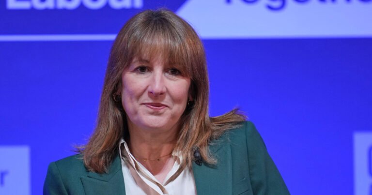 Reeves pledges a library in every primary with £10m